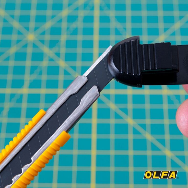 Cuchillo Mediano Con Seguro Automático Olfa